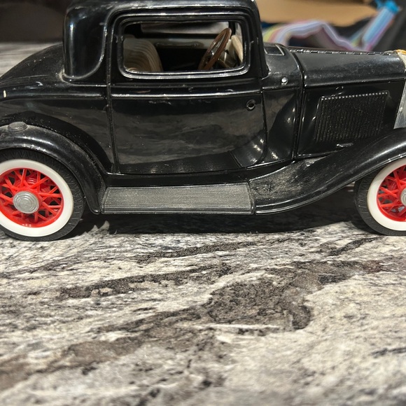 Ford | Toys | 932 Ford Black And Red Diecast Toy Car | Poshmark
